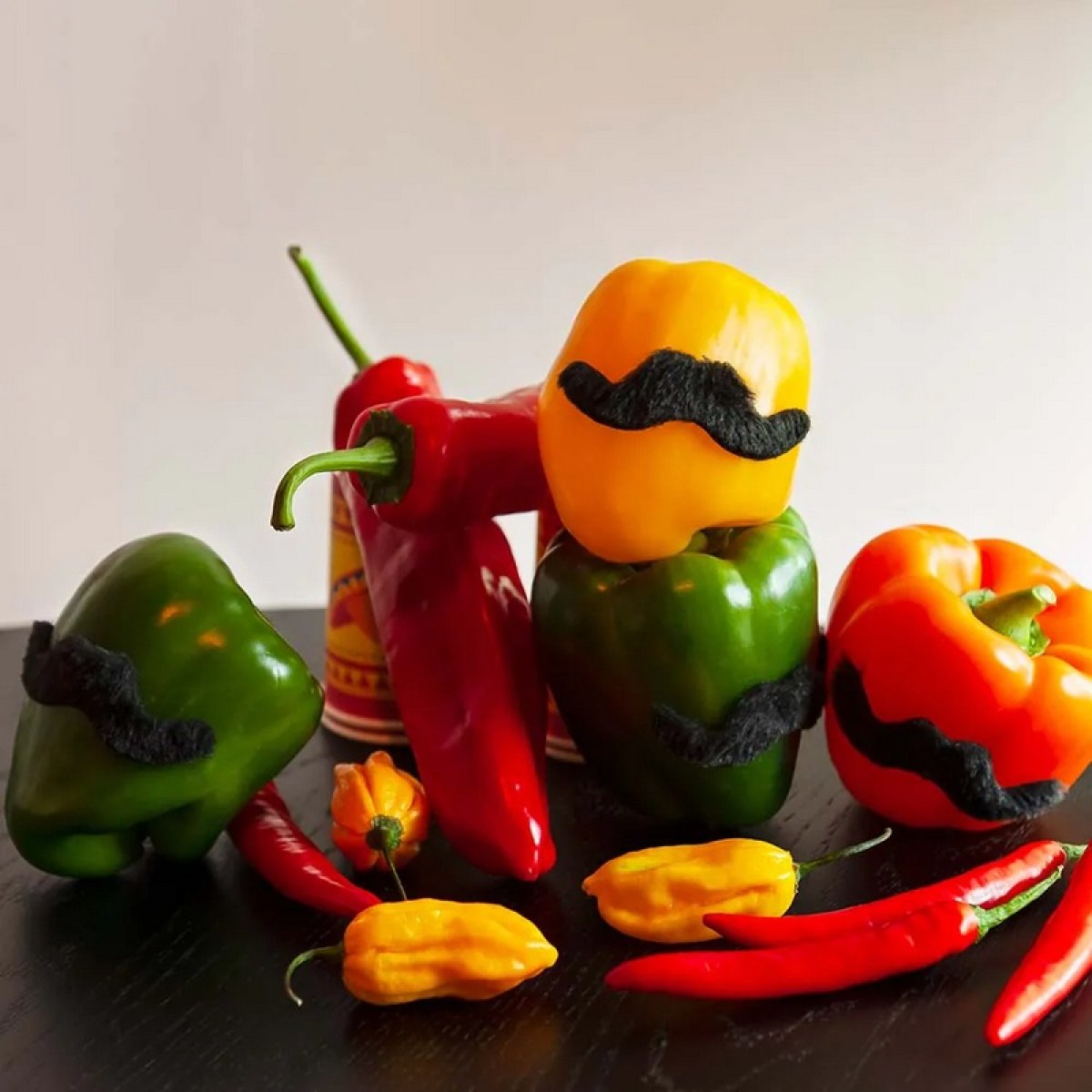 Mexicanske Overskæg til 49 kr. på Temashop.dk