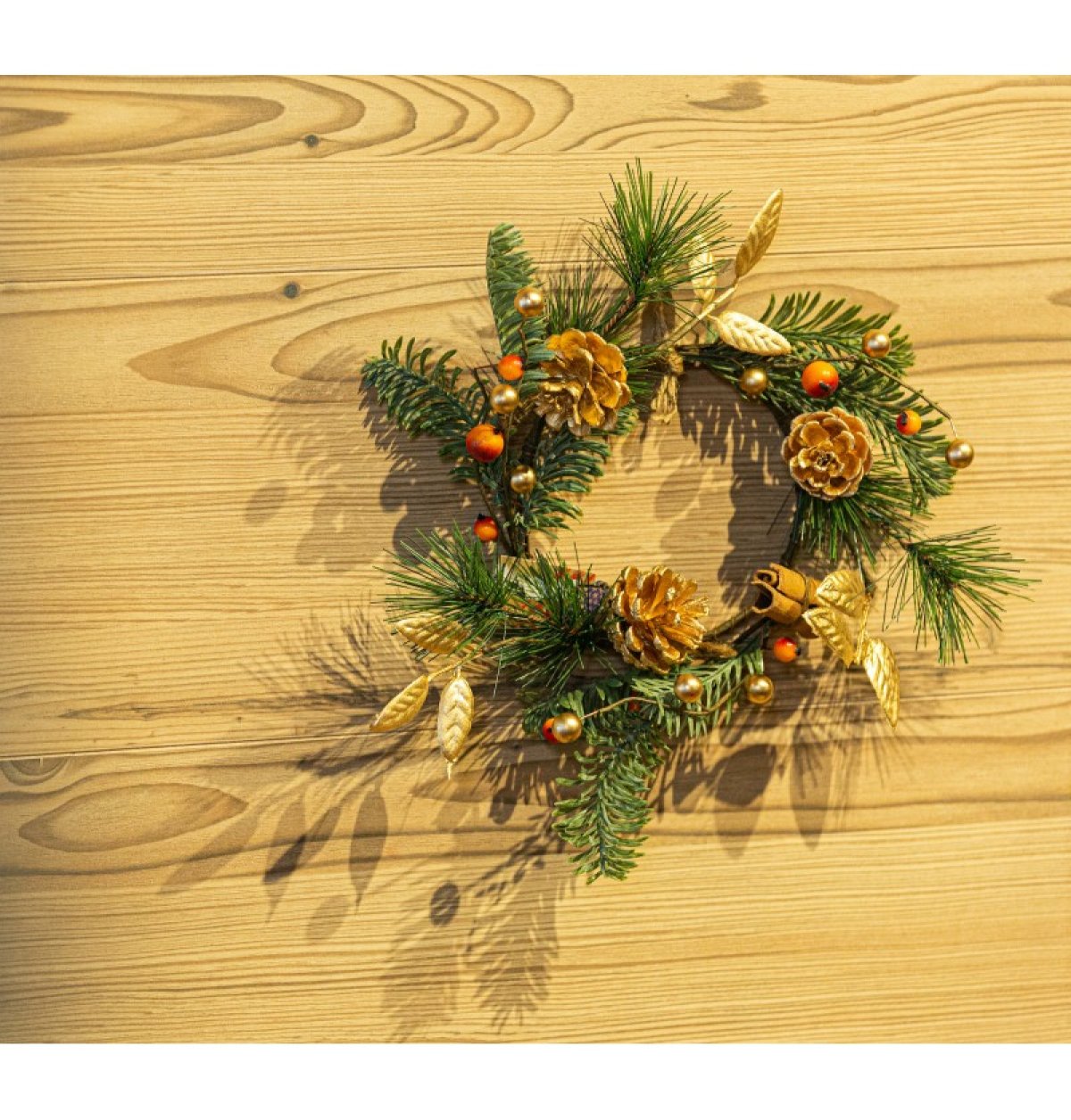 Julekrans Med Kogler Grøn/Guld til 119 kr. på Temashop.dk