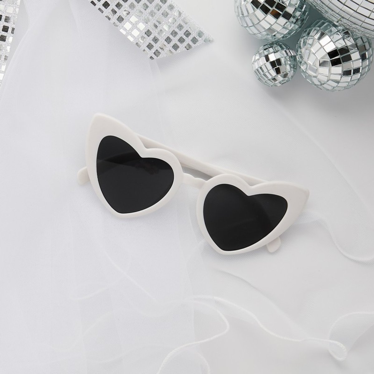 Hjerte Solbriller Hvid til 49 kr. på Temashop.dk