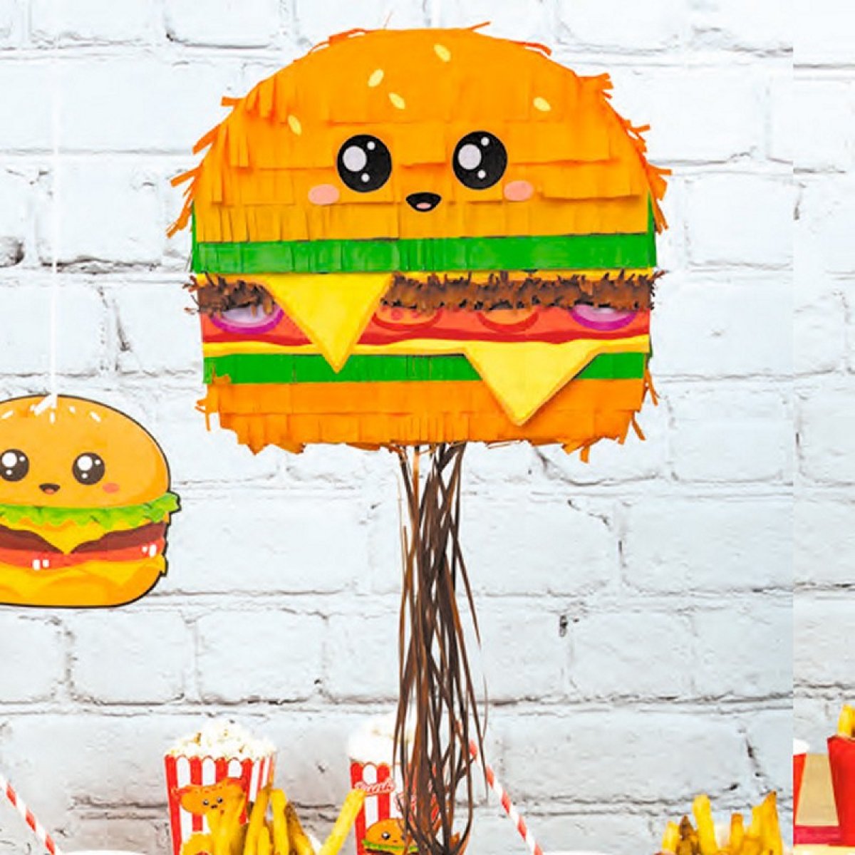 Salty Junkfood Burger Piñata til 249 kr. på Temashop.dk